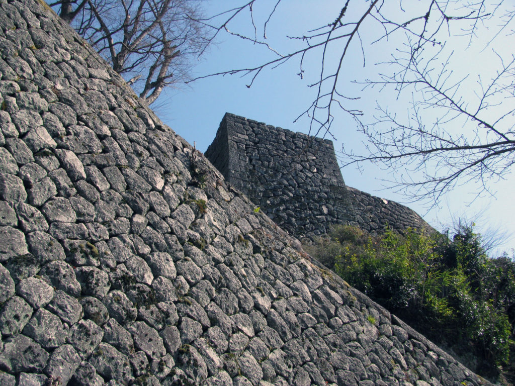 Oka Castle Ruins | Japan KYUSHU Tourist ジャパン九州ツーリスト株式会社