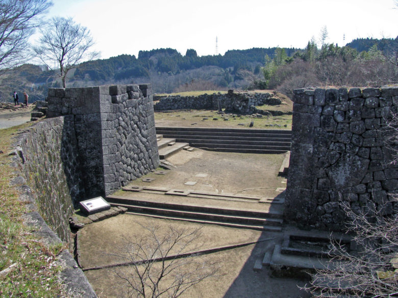 Oka Castle Ruins | Japan KYUSHU Tourist ジャパン九州ツーリスト株式会社